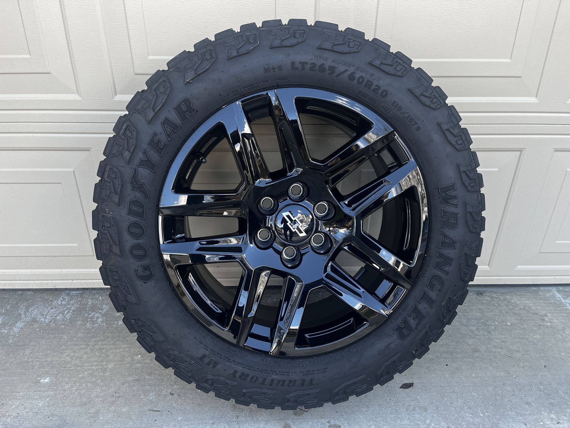 2024 Silverado 1500 Trail Boss 20” Wheels And Tires for Sale in Campo ...
