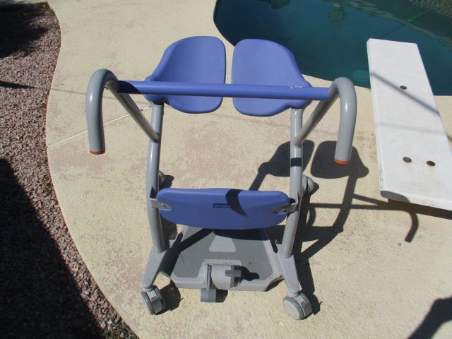 SARA STEDY STAND UP MANUAL LIFT ARJOHUNTLEIGH STEDY LIFT STANDING ...