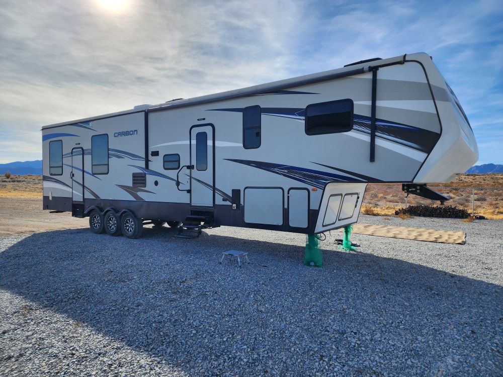 2015 KEYSTONE CARBON 387 for Sale in Pahrump, NV - OfferUp