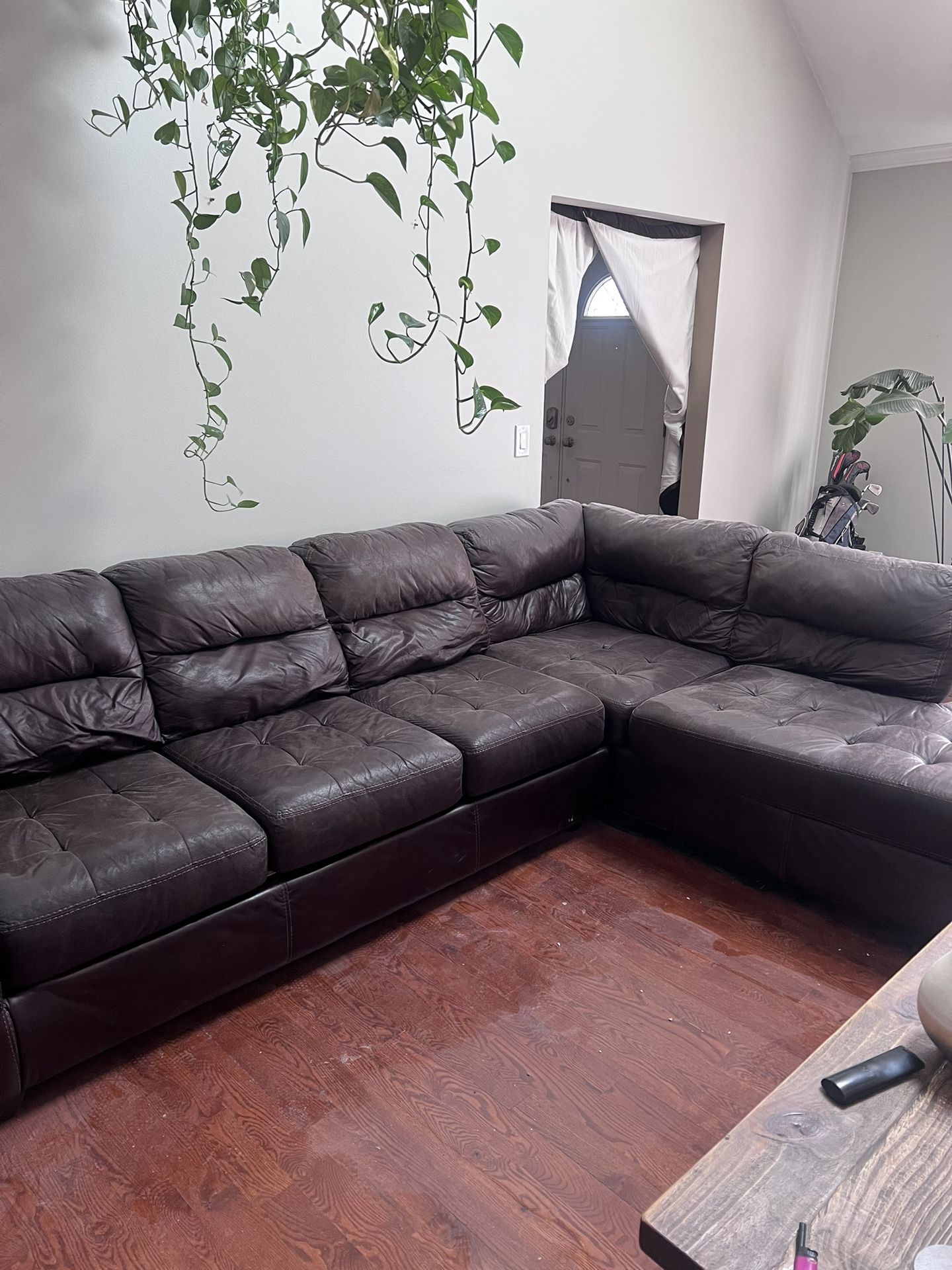 Brown Leather Sectional Couch for Sale in Homer Glen, IL - OfferUp