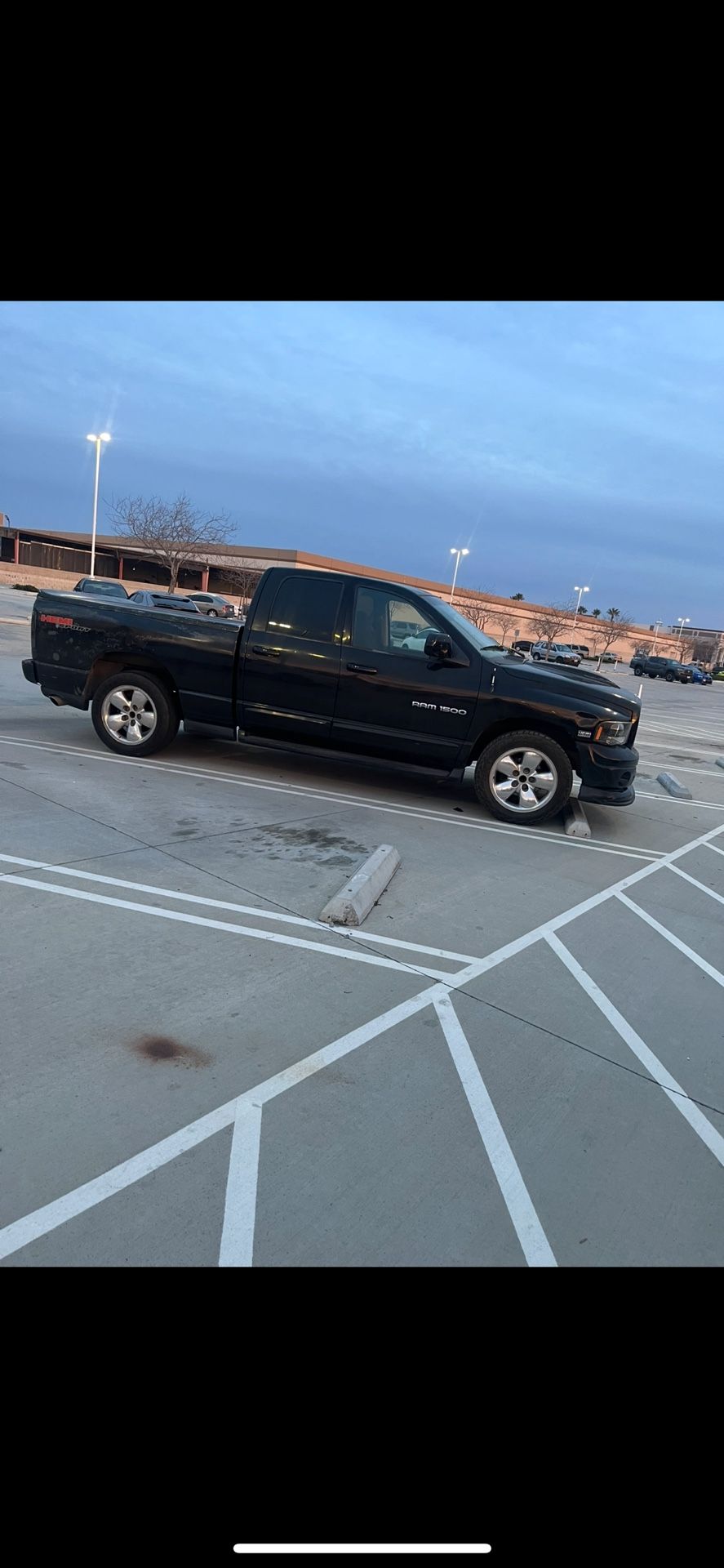 2004 Dodge Ram 1500 for Sale in Moreno Valley, CA - OfferUp