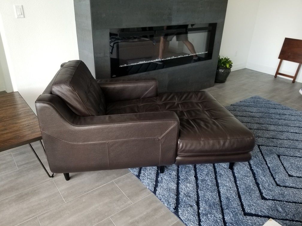 Havertys Brown Leather Chaise for Sale in San Antonio, TX - OfferUp