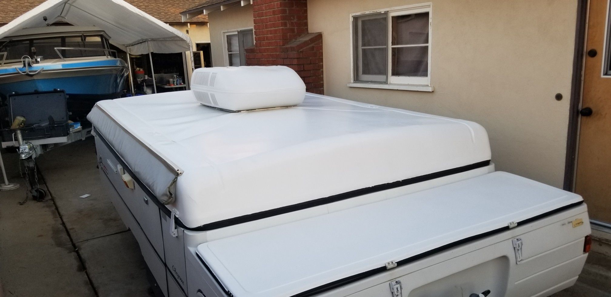 1998 Coleman Cheyenne pop-up trailer camper rv for Sale in Whittier, CA ...