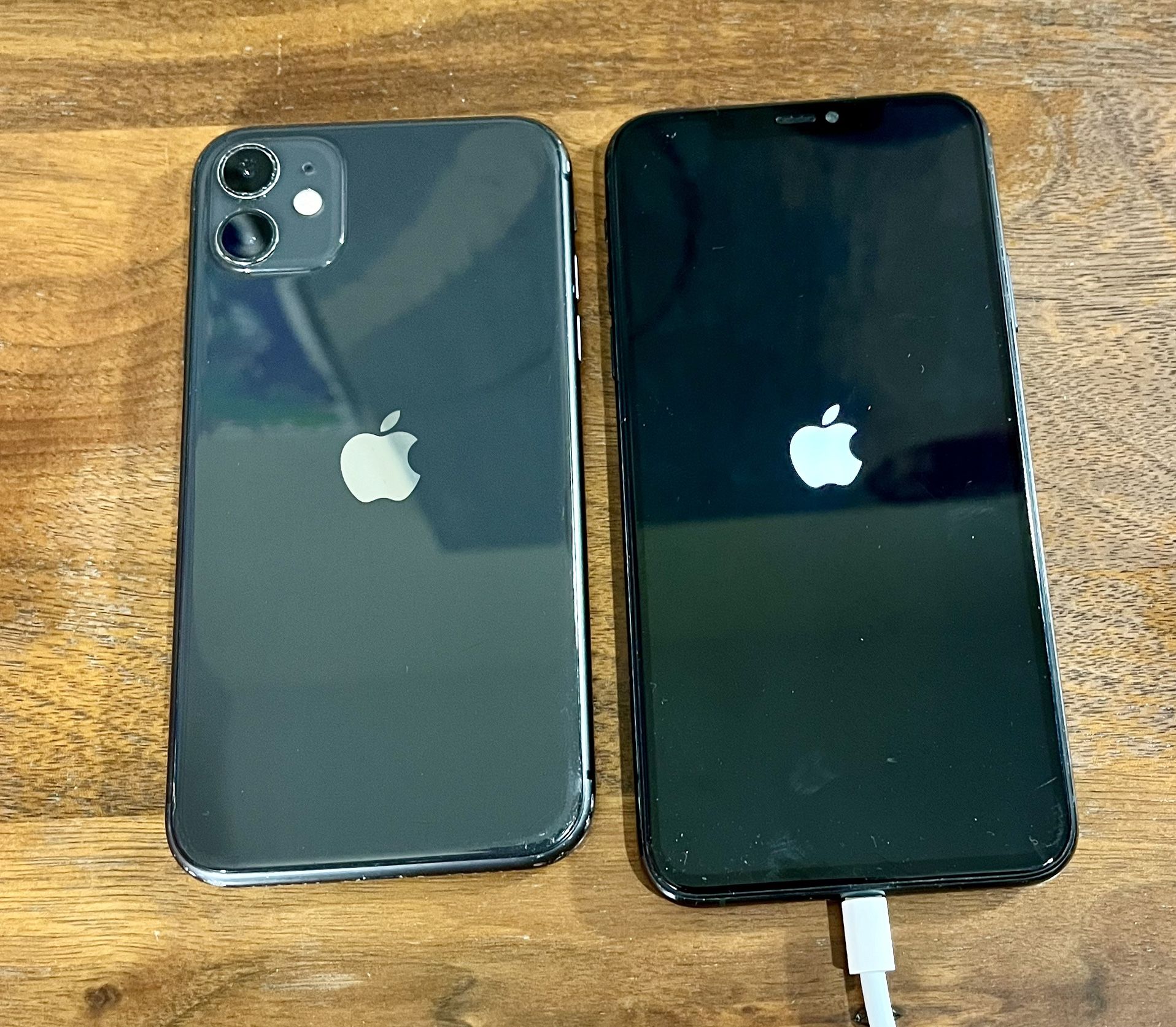 IPHONE THAT CYCLES ON & OFF WHEN CHARGING & SECOND IPHONE 11 BACK ONLY ...