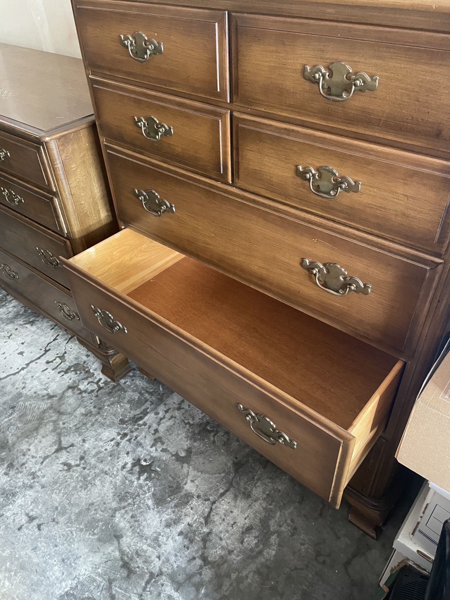 Vintage Kling Colonial Williamstown 7 Drawer Maple Dresser for Sale in ...