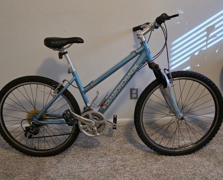 24" Girls Diamondback Mountain Bike for Sale in Dallas, TX - OfferUp