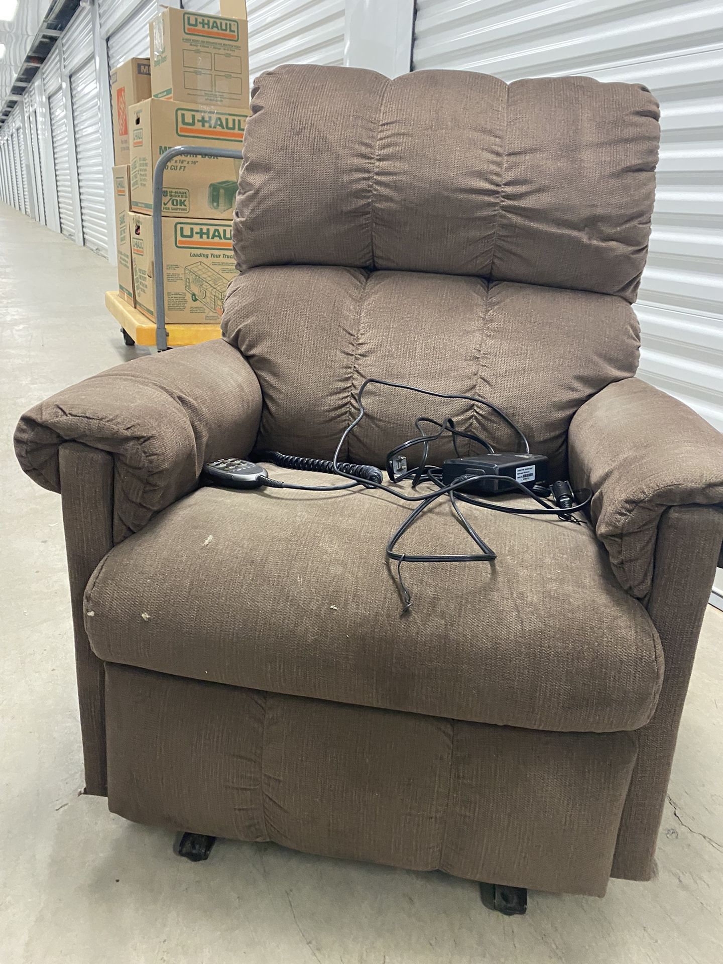 Lazy Boy Power Recliner for Sale in Ruston, WA - OfferUp