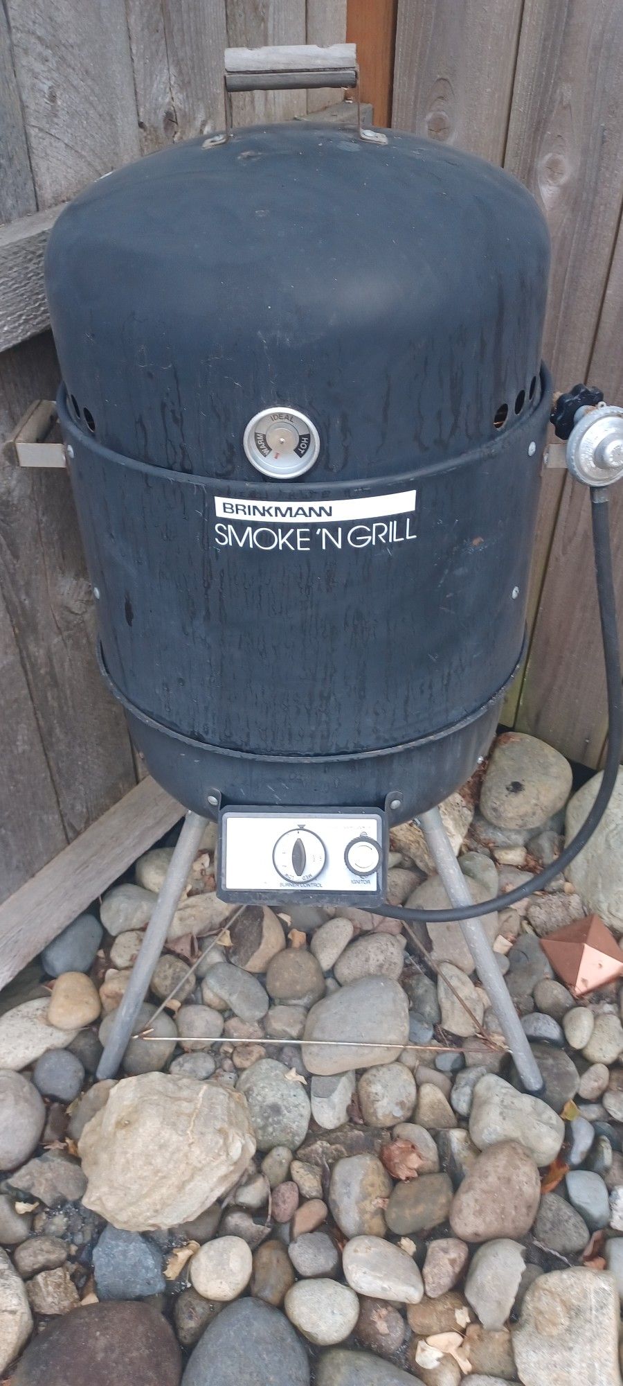 Treager Pro Series 34 Smoker And Brinkmann Smoker/ Grill for Sale in ...