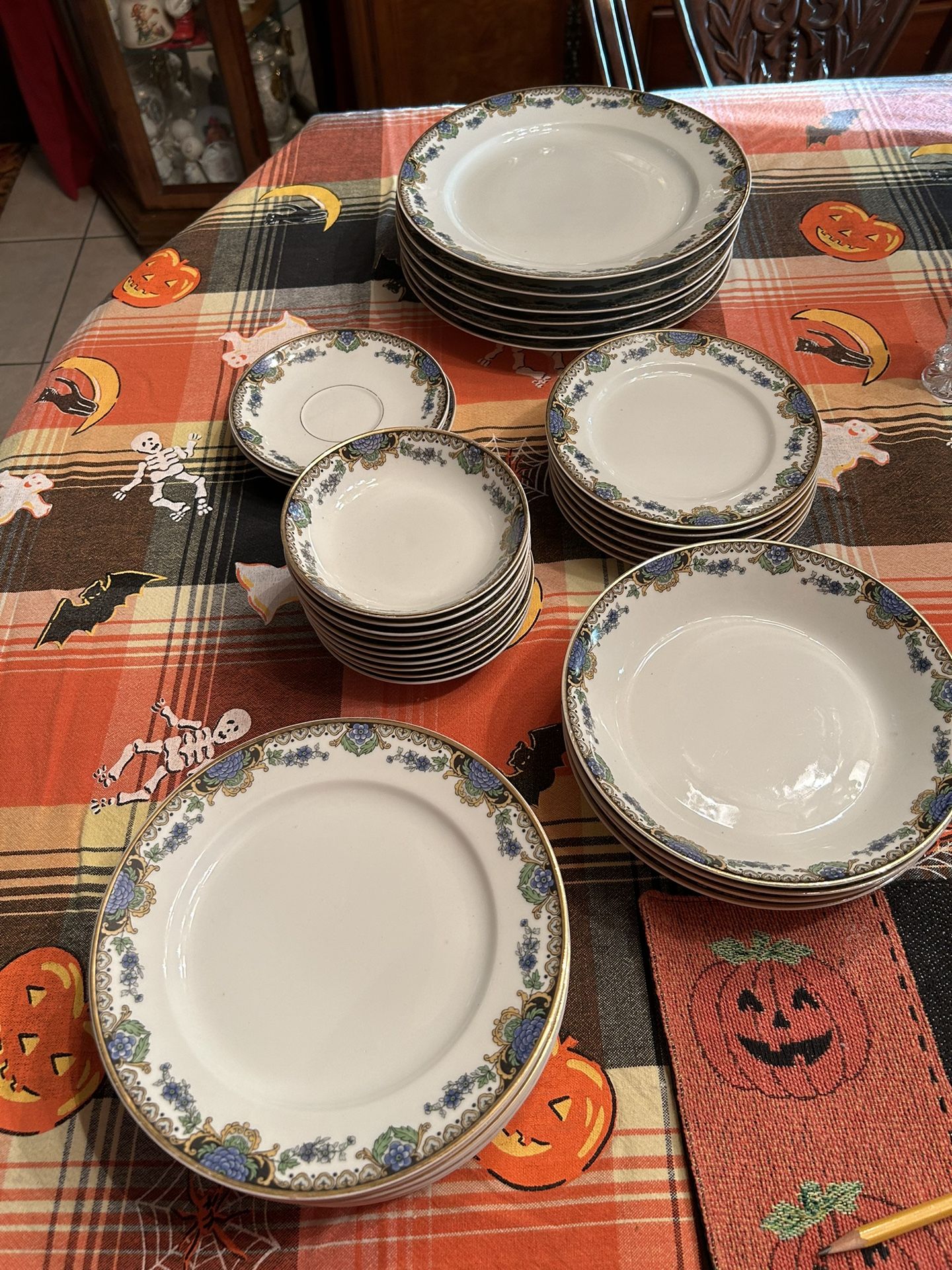 Beautiful Vintage Haviland Limoges Dinner Set for Sale in Lehigh Acres ...