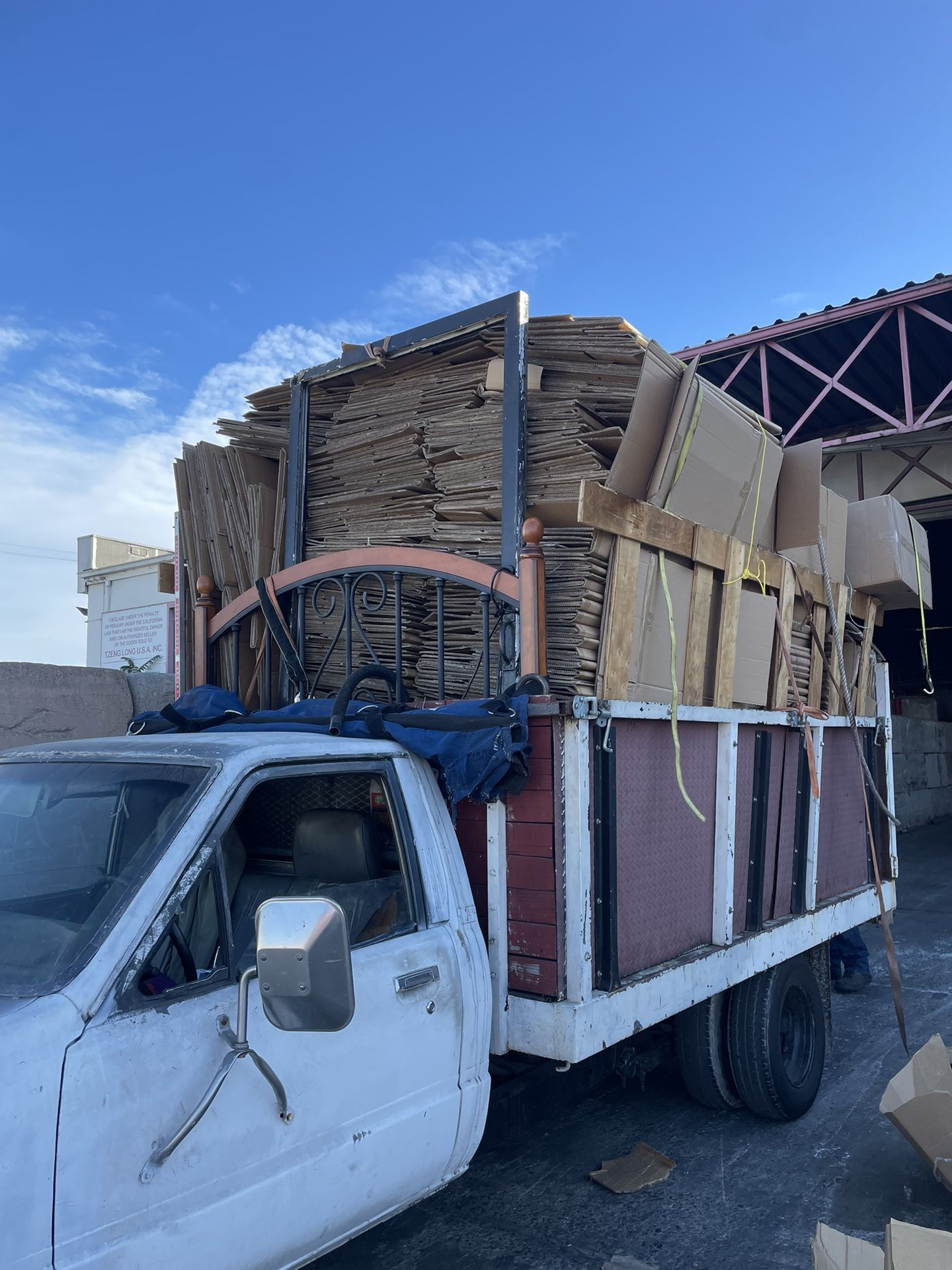 FREE METAL, PALLETS, CARDBOARD PICK UP/ GRATIS RECOJIDA DE METAL ...