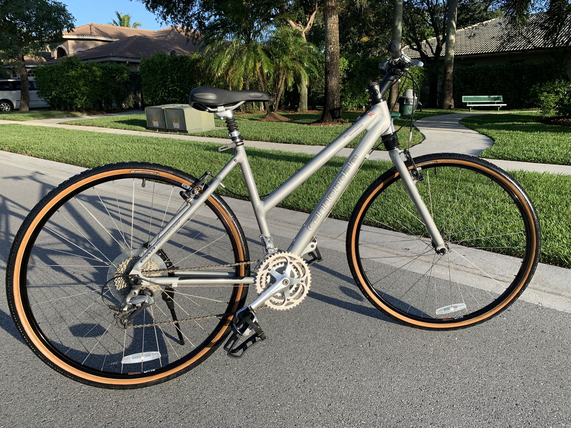 Cannondale 19” (48cm) Silk Adventure 700 women’s bicycle for Sale in ...