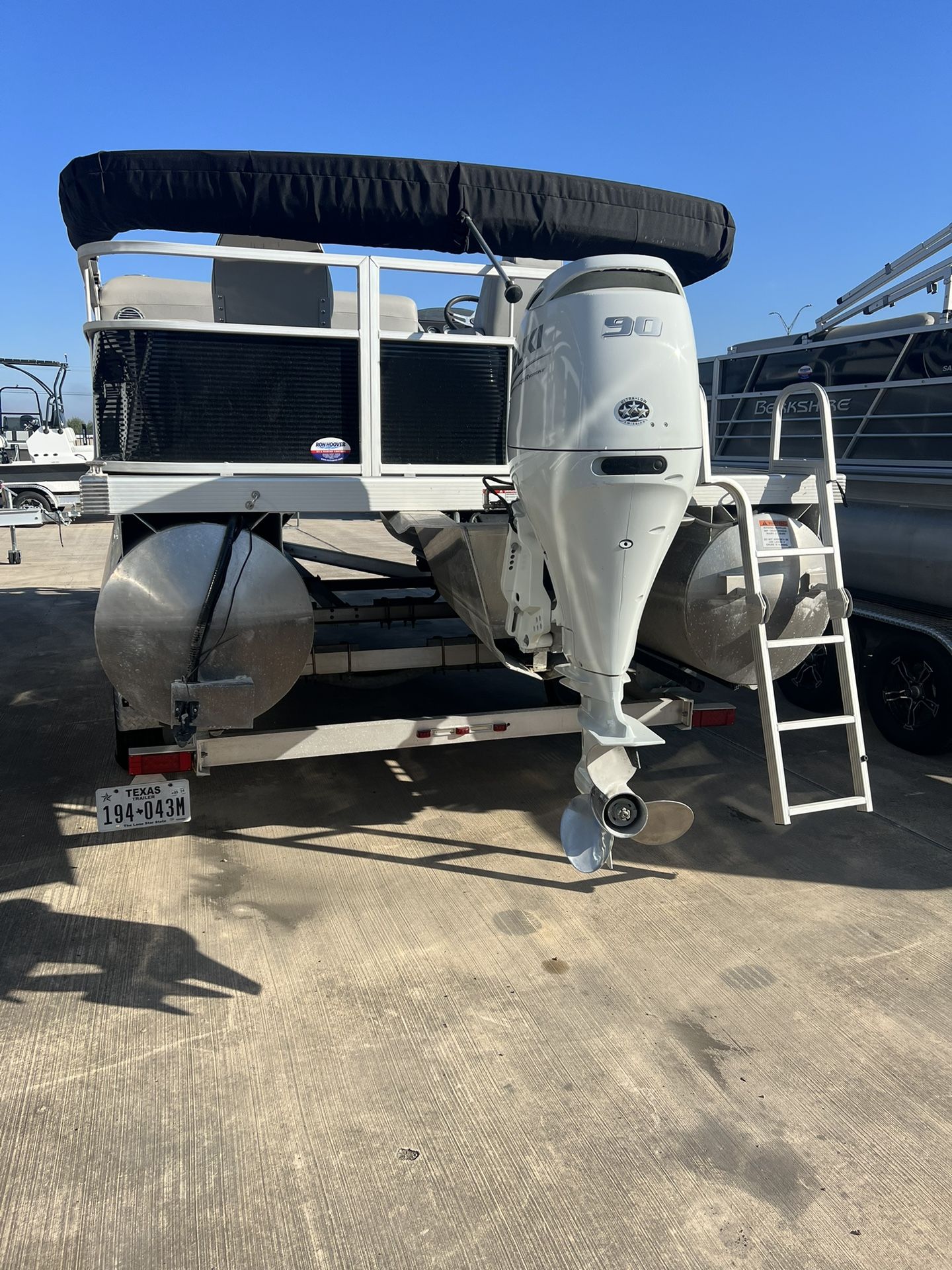 2022 Bennington 20sv for Sale in Donna, TX - OfferUp