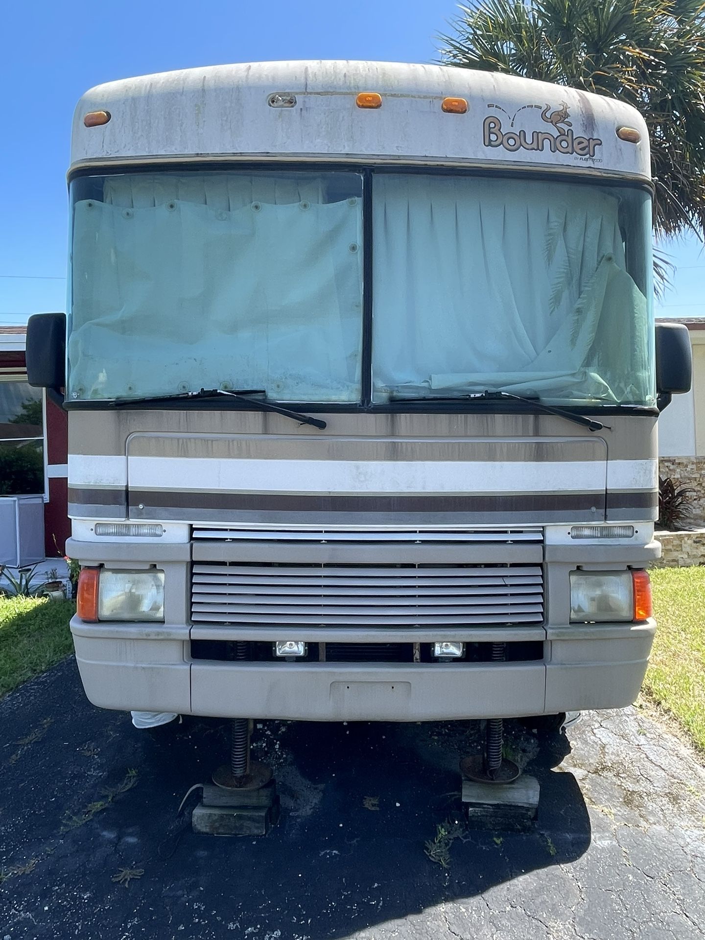 1999 Ford Fleetwood Bounder for Sale in Miramar, FL - OfferUp