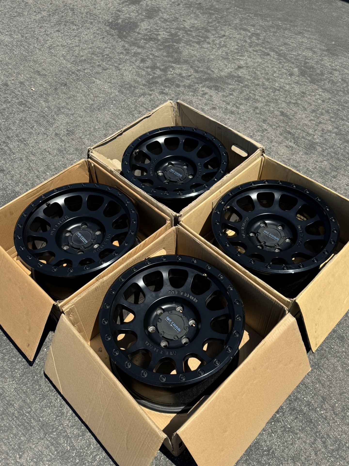 Method 17” Double Black MR305 Wheels 6x5.5 Chevy Silverado GMC Toyota 6 ...