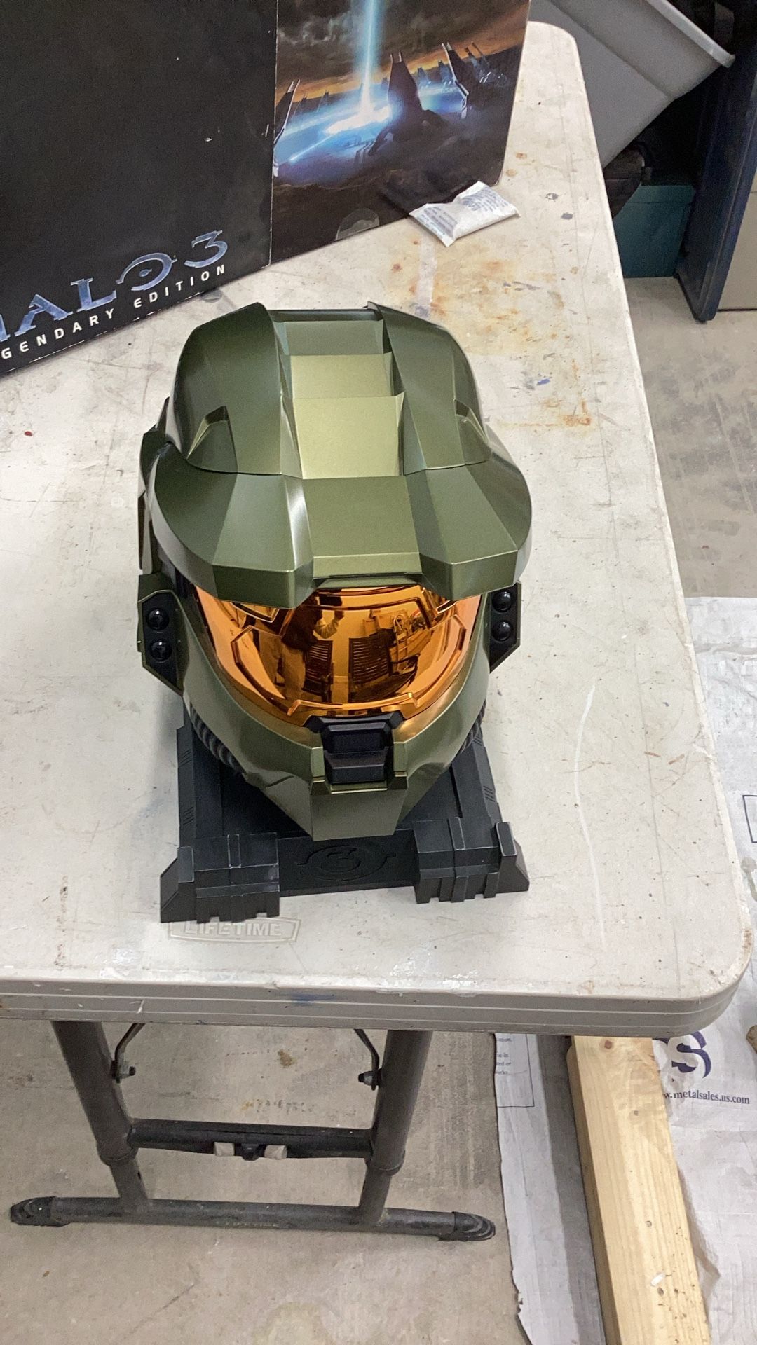 Halo 3 Legendary Edition Helmet With Stand Xbox 360 for Sale in ...