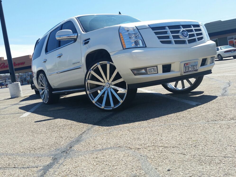 Escalade With 28 Inch Rims