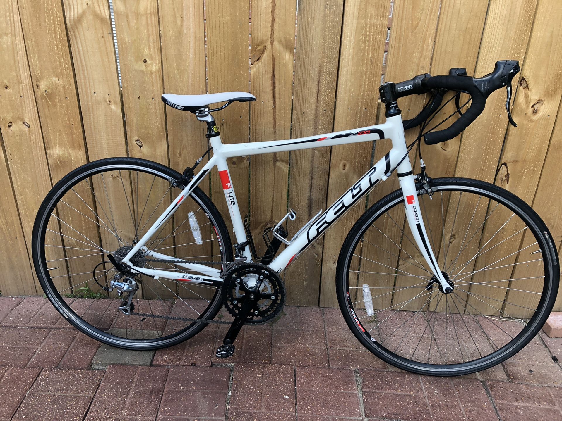FELT Z100 ROAD BIKE for Sale in Houston, TX - OfferUp
