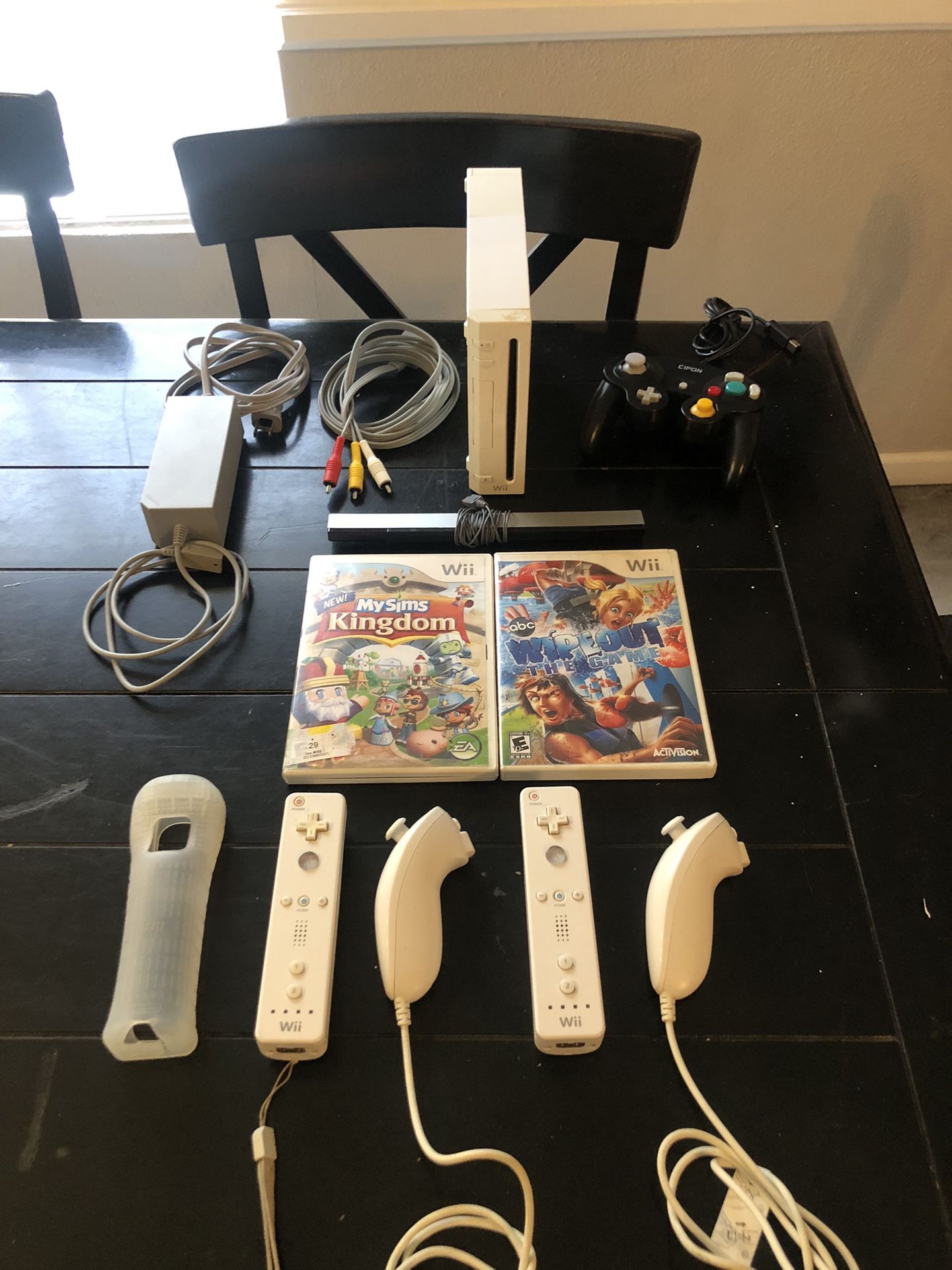 Modded Nintendo Wii with Over 6,000 Games Gameboy, NES, SNES, Sega ...