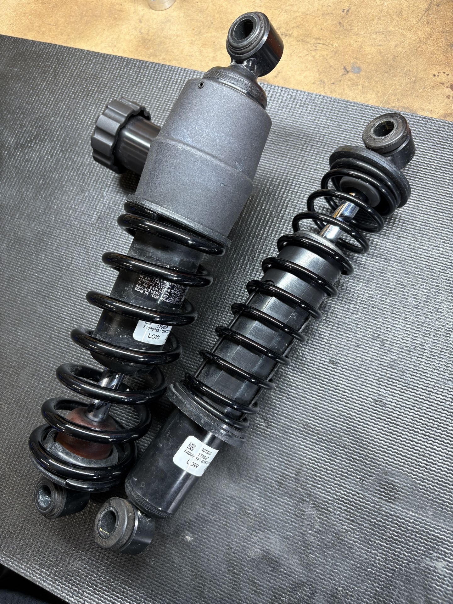 HARLEY OEM 12” REAR SHOCKS for Sale in Gilbert, AZ - OfferUp