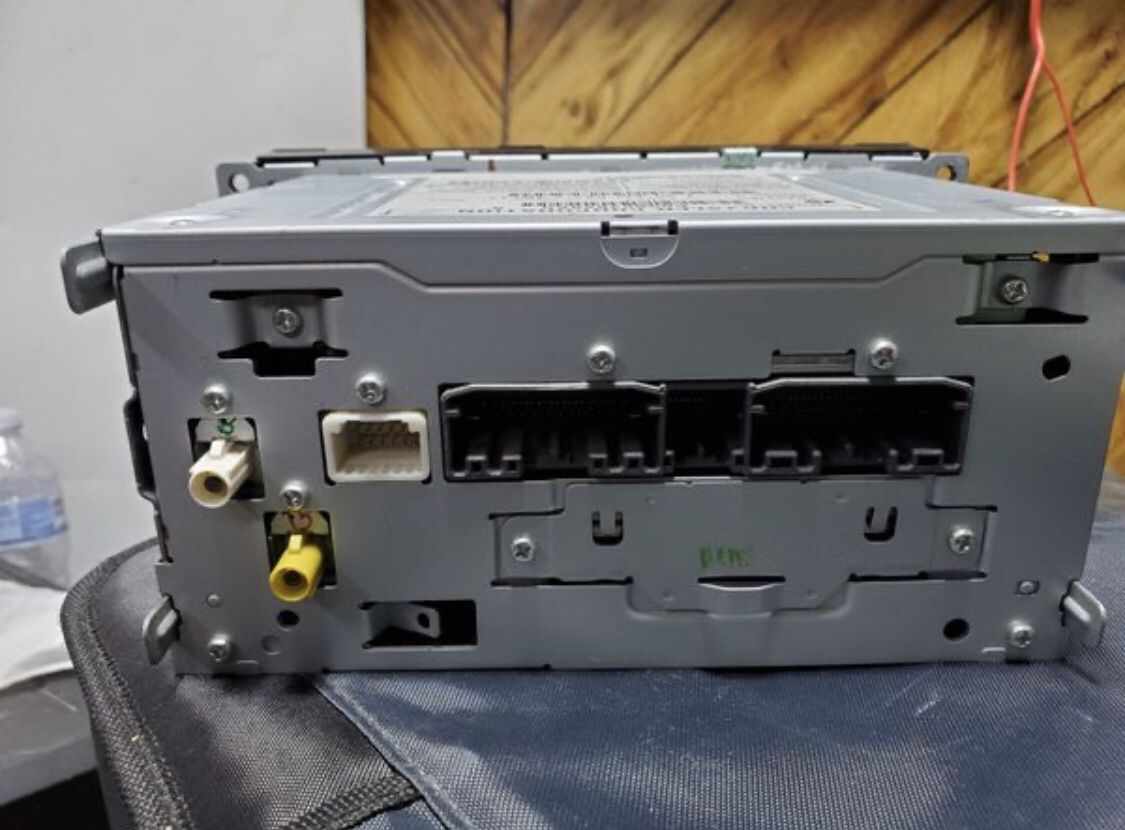 RADIO 430N RHB JEEP CHRYSLER DODGE for Sale in Irving, TX - OfferUp