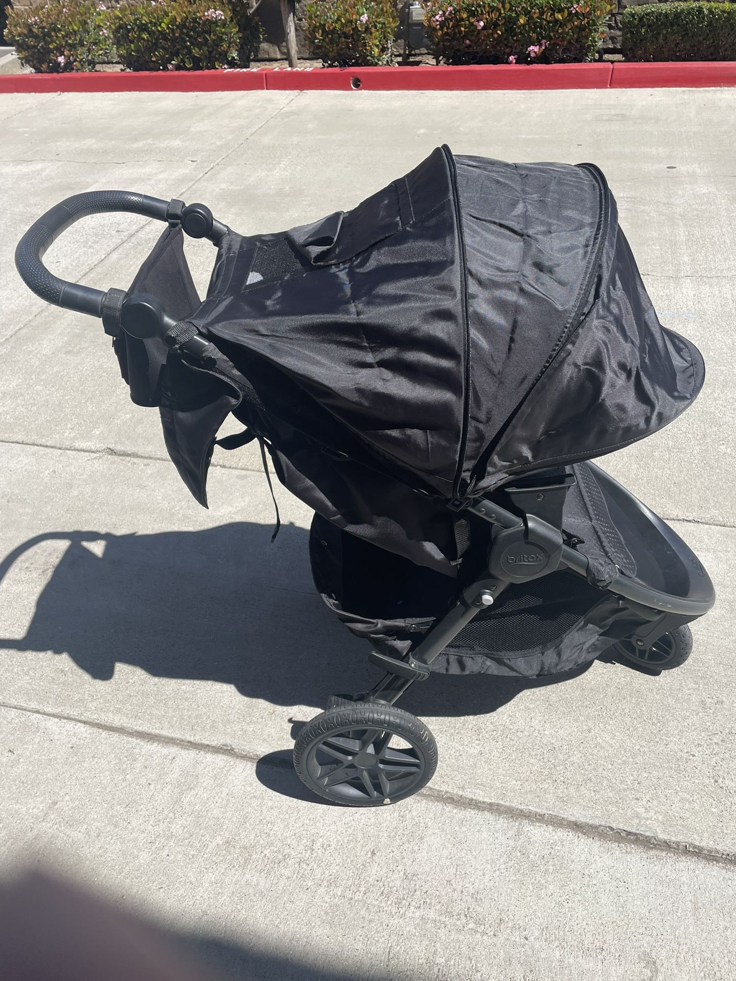 Britax jogger Stroller for Sale in Buena Park, CA - OfferUp