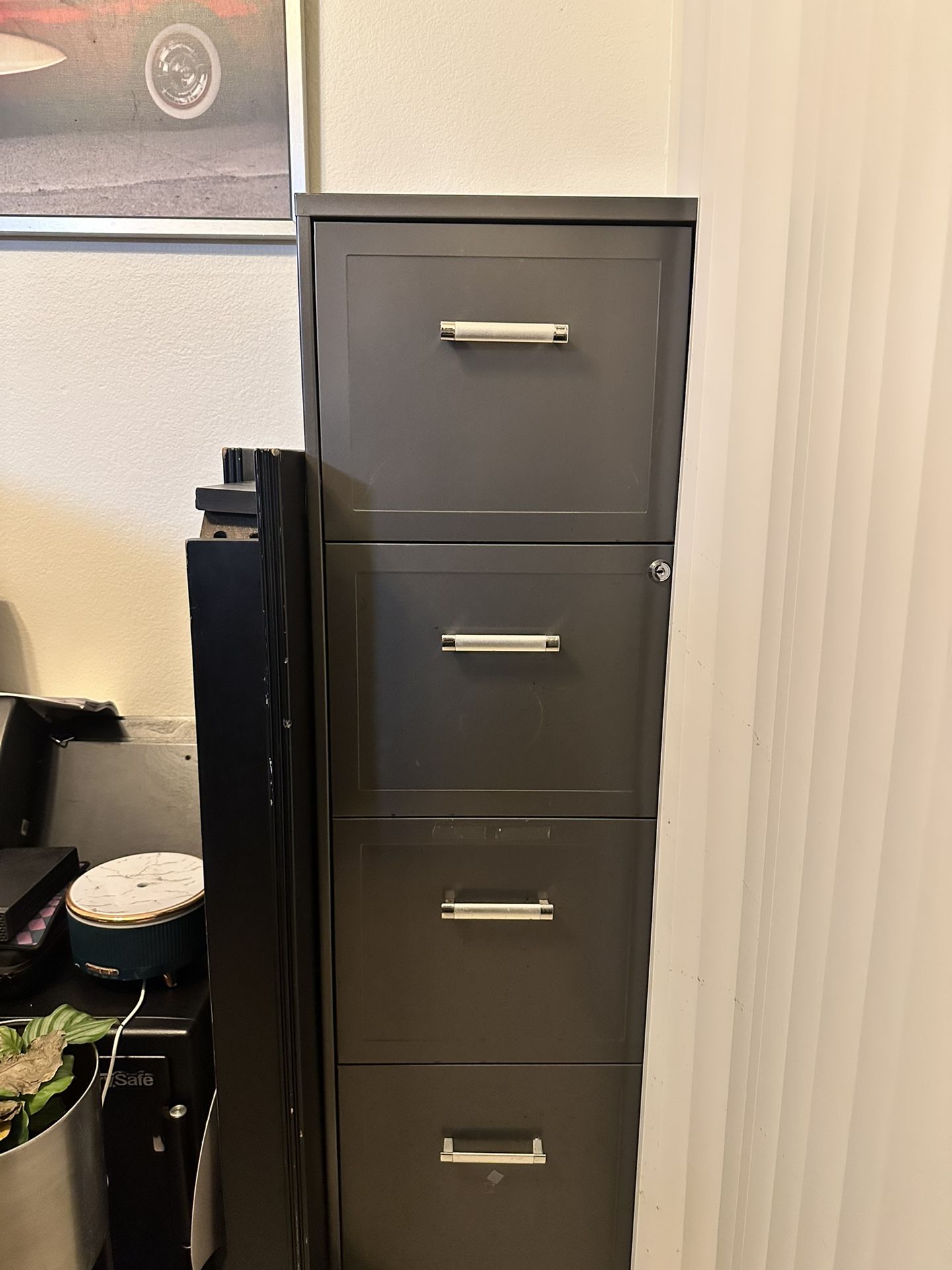 Filing Cabinet w/ Key for Sale in Phoenix, AZ - OfferUp