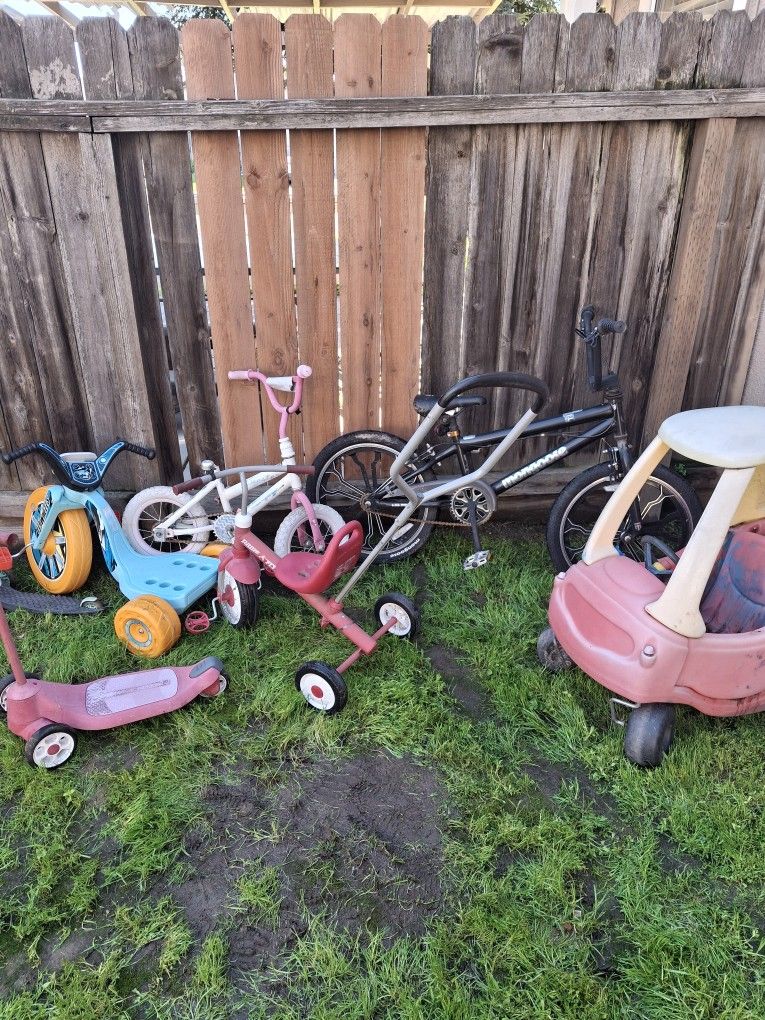 Toys FREEEE for Sale in Turlock, CA - OfferUp