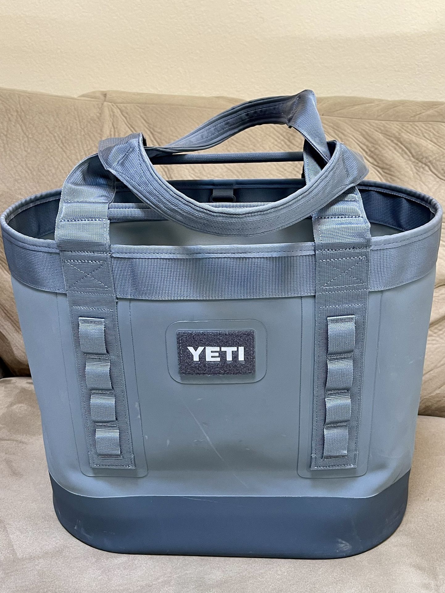 YETI 35 Camino Tote bag for Sale in Huntington Beach, CA - OfferUp