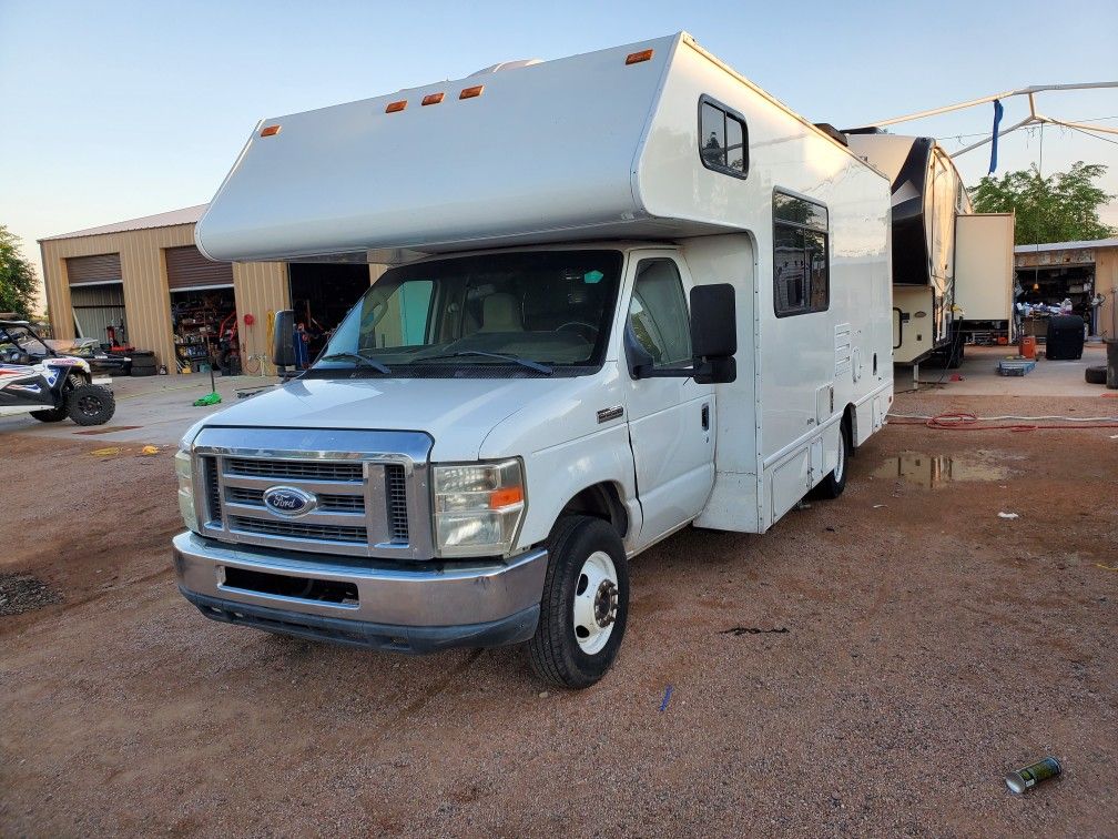 2013 Thor Majestic 23 Ft Class C Motorhome RV Sleep 6 223,000 MI for ...