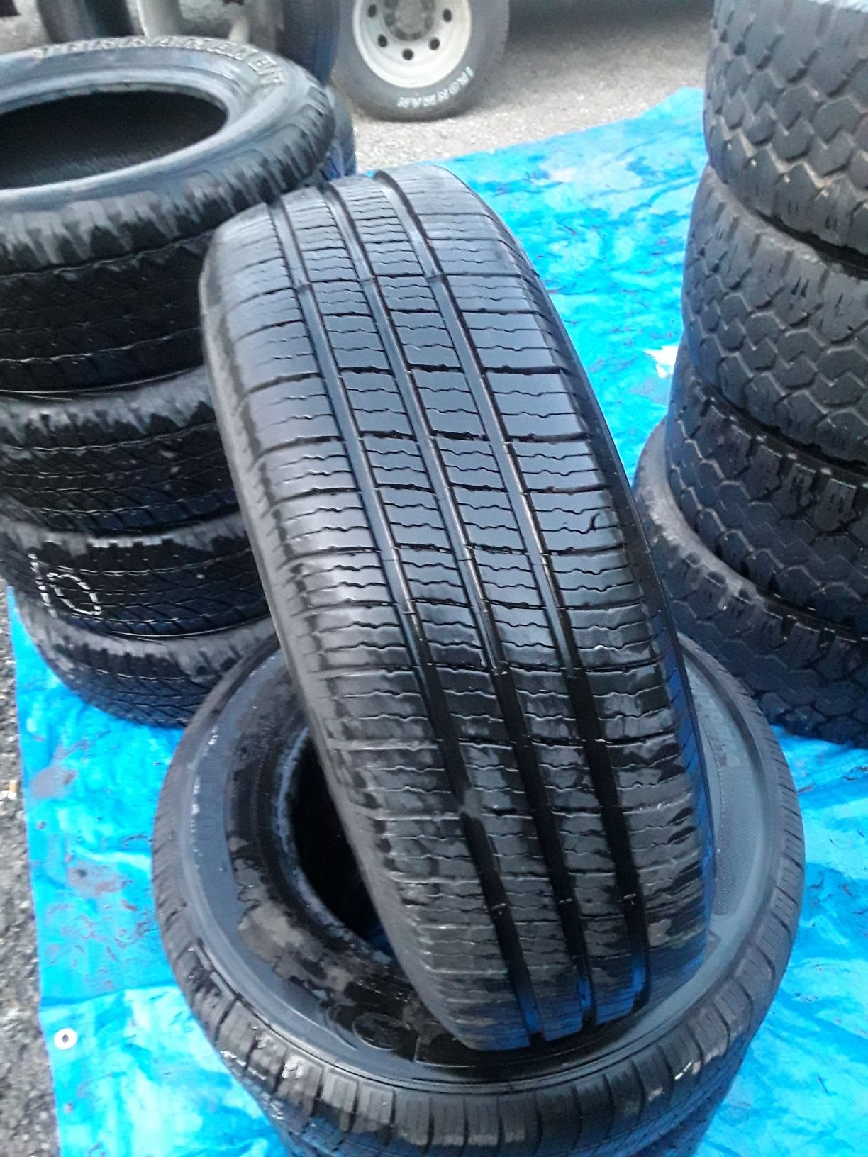 195-70-14 set of 4 Michelin tires 195 70 14 for Sale in Lake Stevens ...