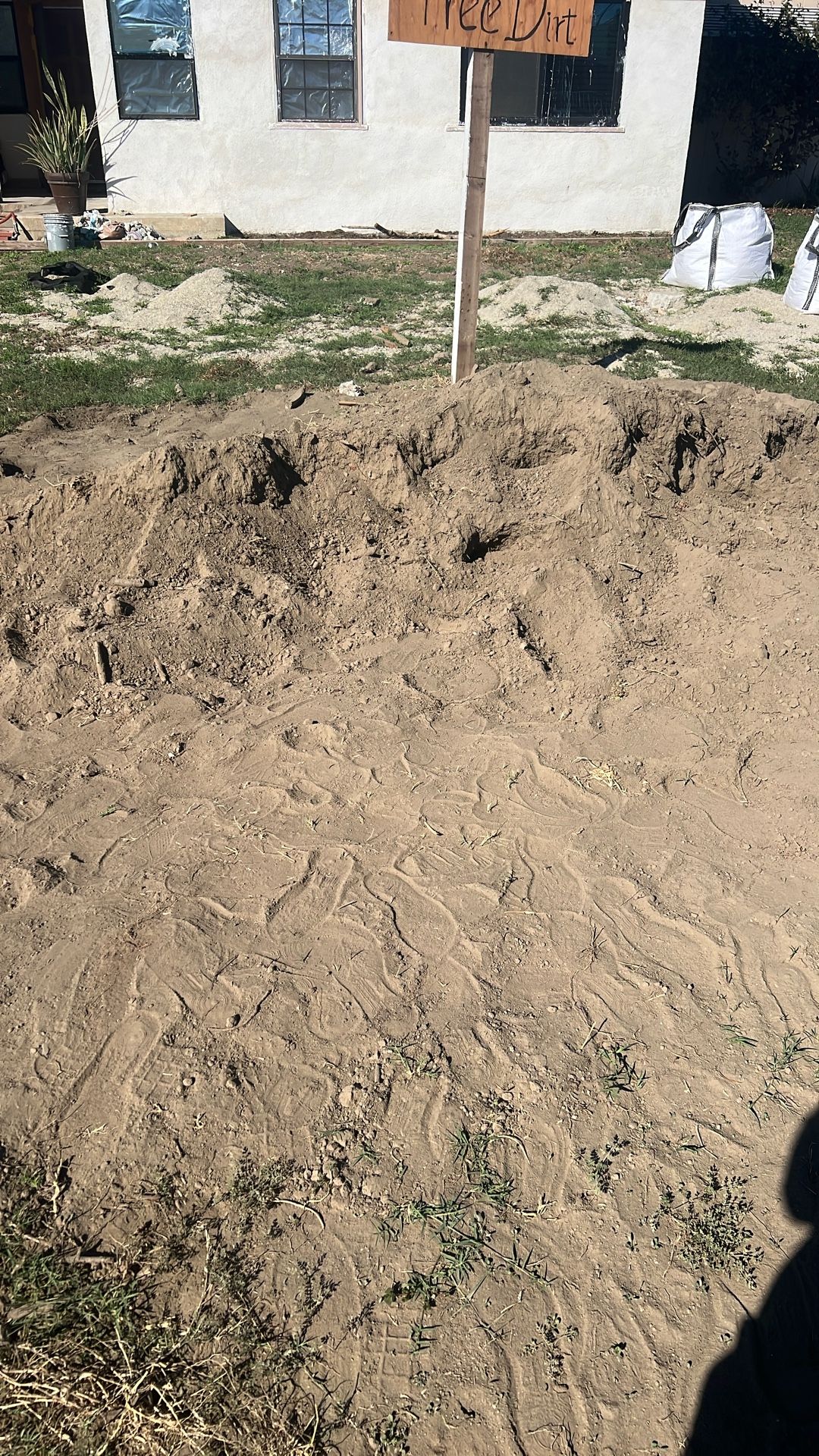 Free Dirt Almost Gone for Sale in Pico Rivera, CA - OfferUp