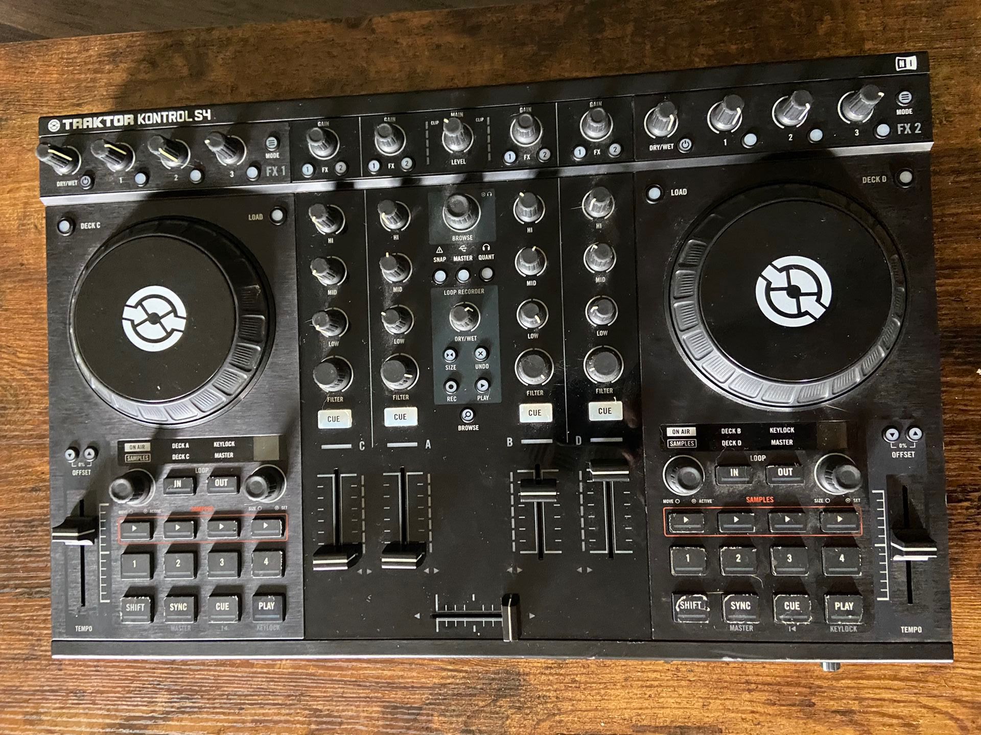 Traktor Kontrol S4 Mk1