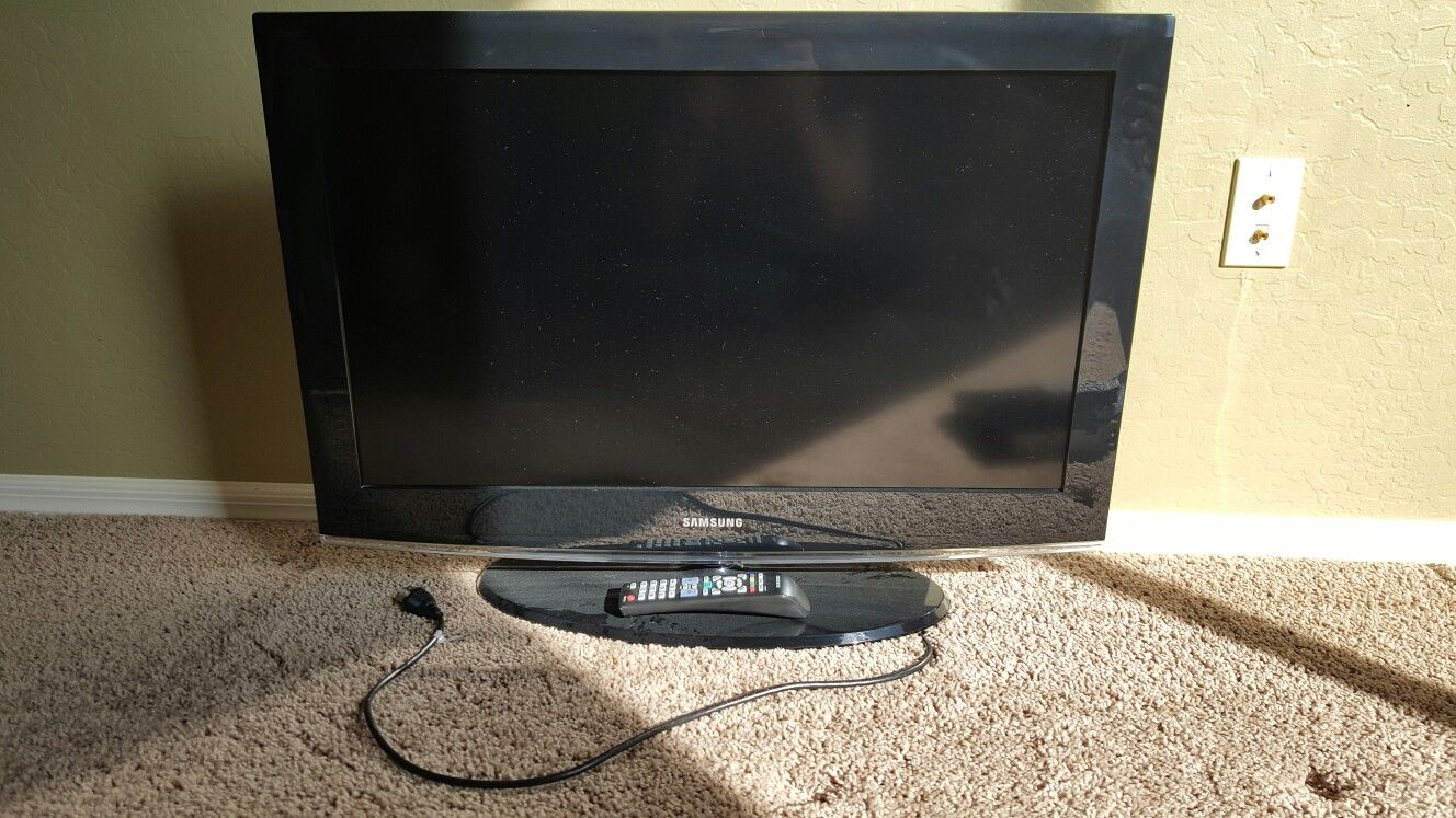 Samsung LN32B360C5D TV 32" for Sale in Mesa, AZ - OfferUp