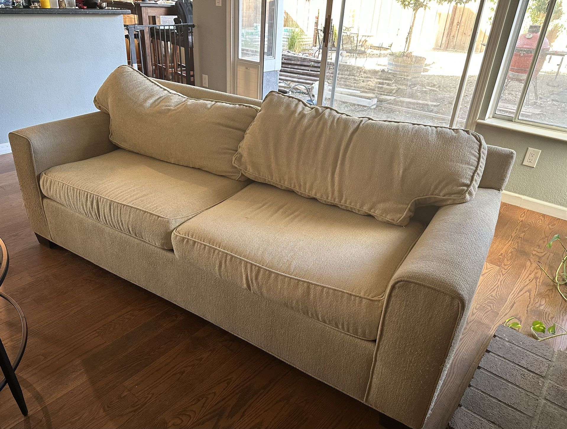 Free Couch for Sale in Tracy, CA - OfferUp