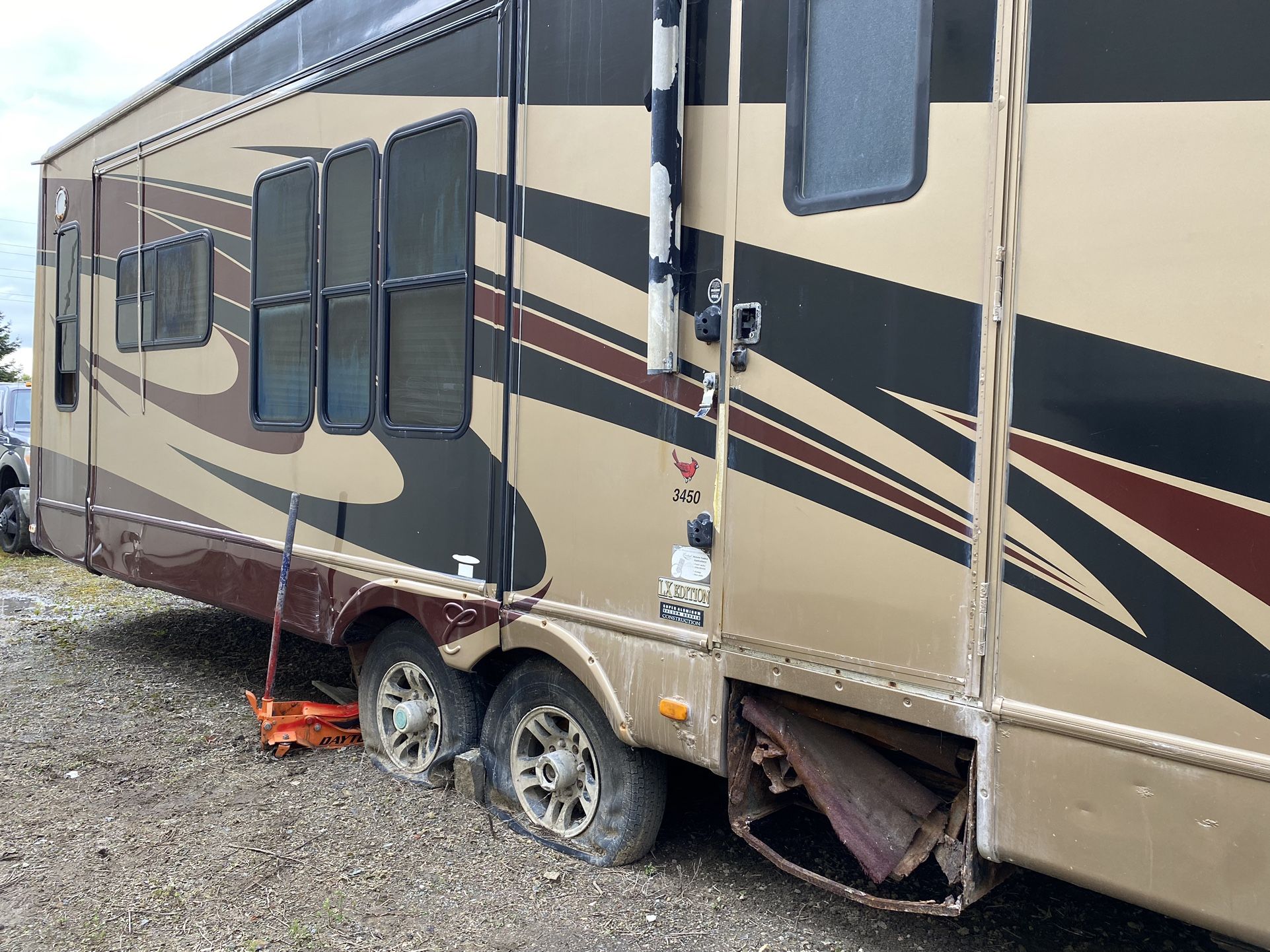 2010 Forest River, Cardinal, 5Th Wheel 35’ for Sale in San Francisco ...