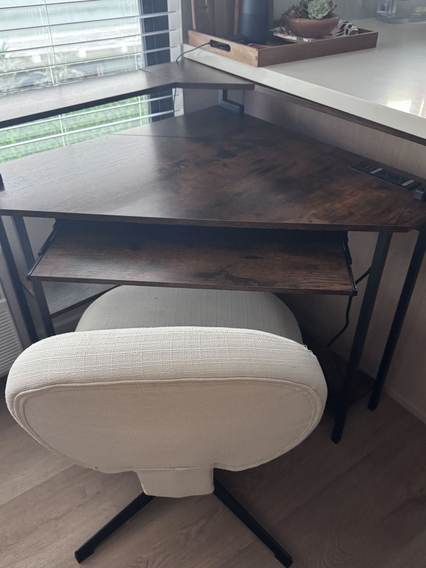 Corner Desk With Built In Power Cord for Sale in San Diego, CA - OfferUp