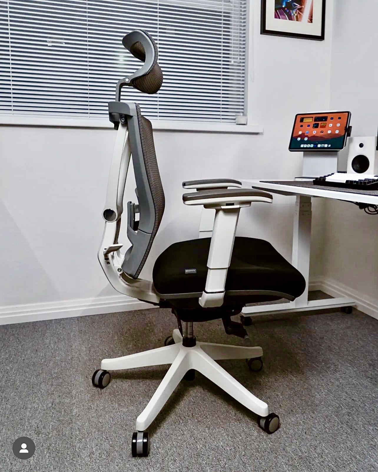 NEW (Black & White) Autonomous 2 ErgoChair Pro Up to 50% OFF RETAIL ...