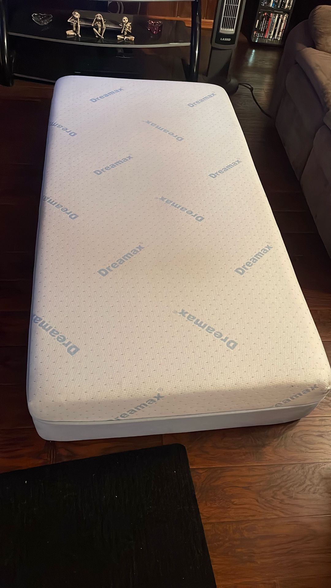 Dreamax Twin Size Bed for Sale in Pico Rivera, CA - OfferUp