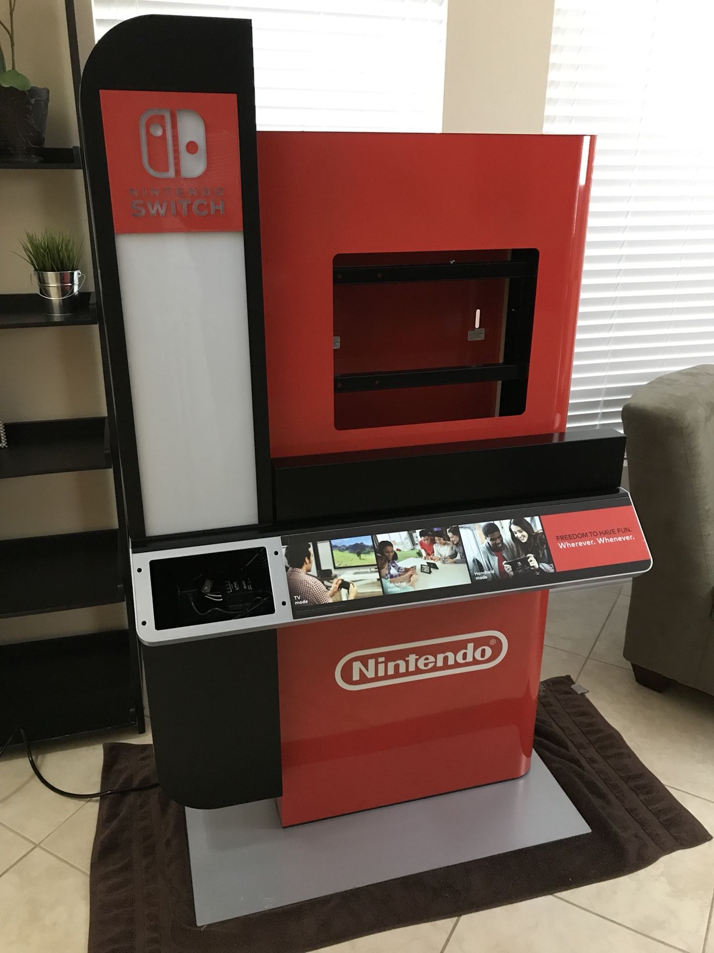 Nintendo Switch Kiosk - Store display!! for Sale in Oviedo, FL - OfferUp