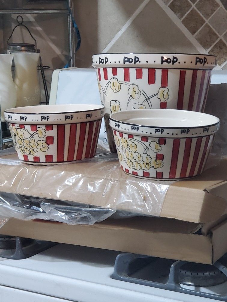 Ceramic Popcorn Set for Sale in Houston, TX - OfferUp