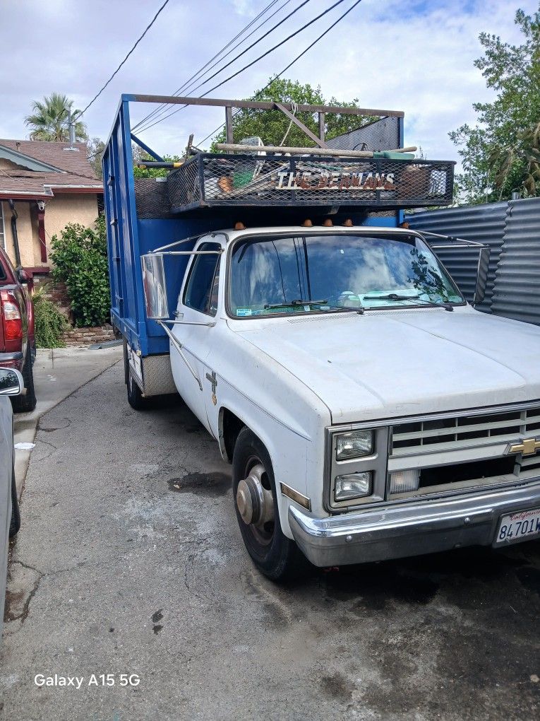 1985 Chevrolet C30/k30 for Sale in Los Angeles, CA - OfferUp