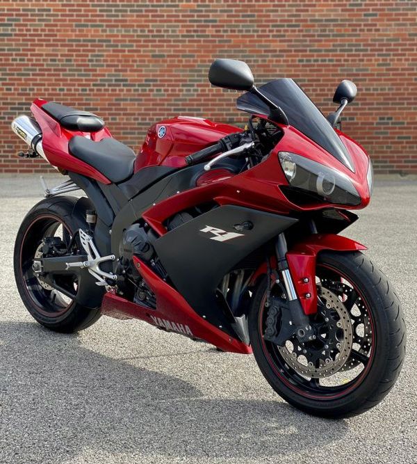 2010 Yamaha R1 Red
