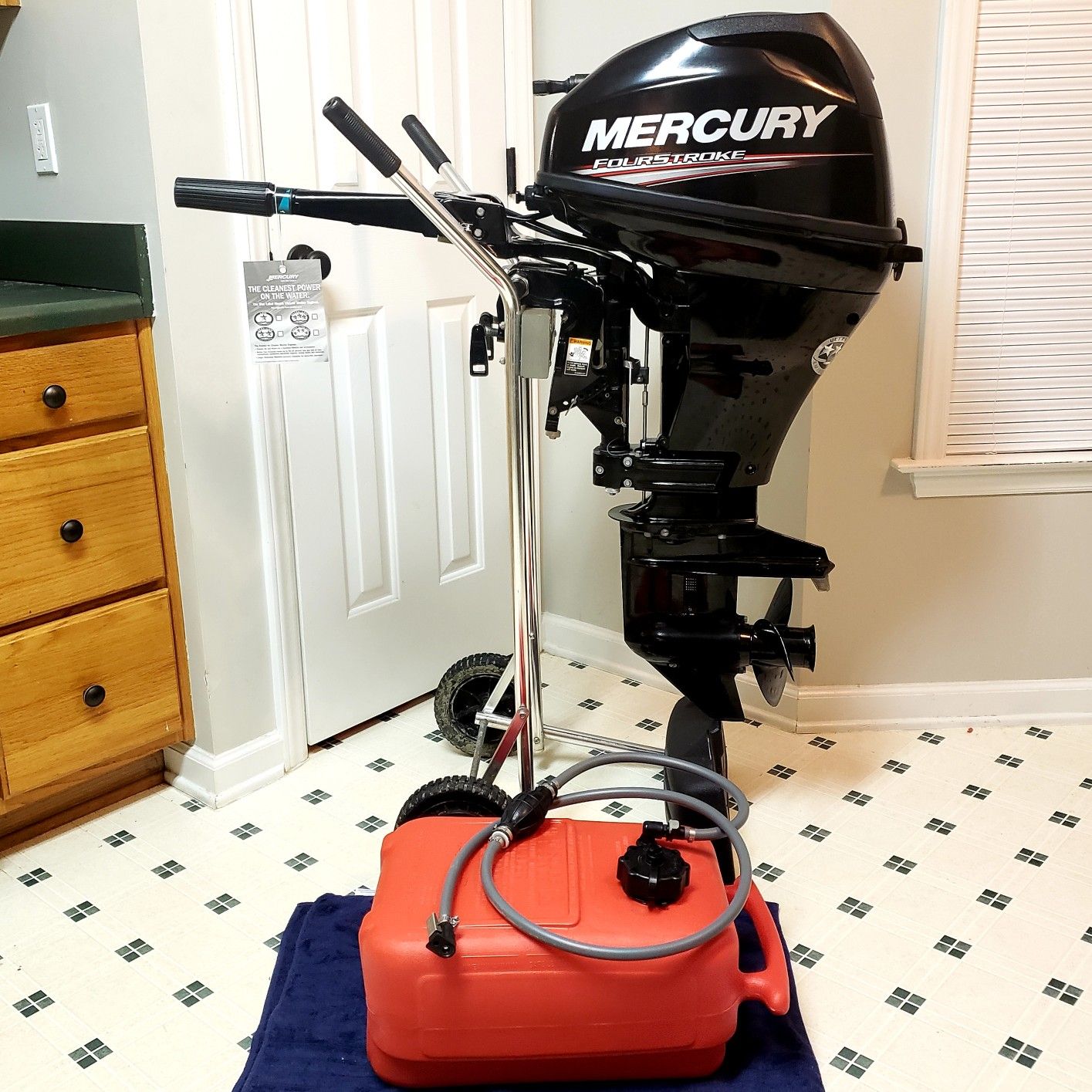 MINT 2016 MERCURY 4 STROKE 15 HP Boat Outboard. LOW Hours! Gas Tank ...