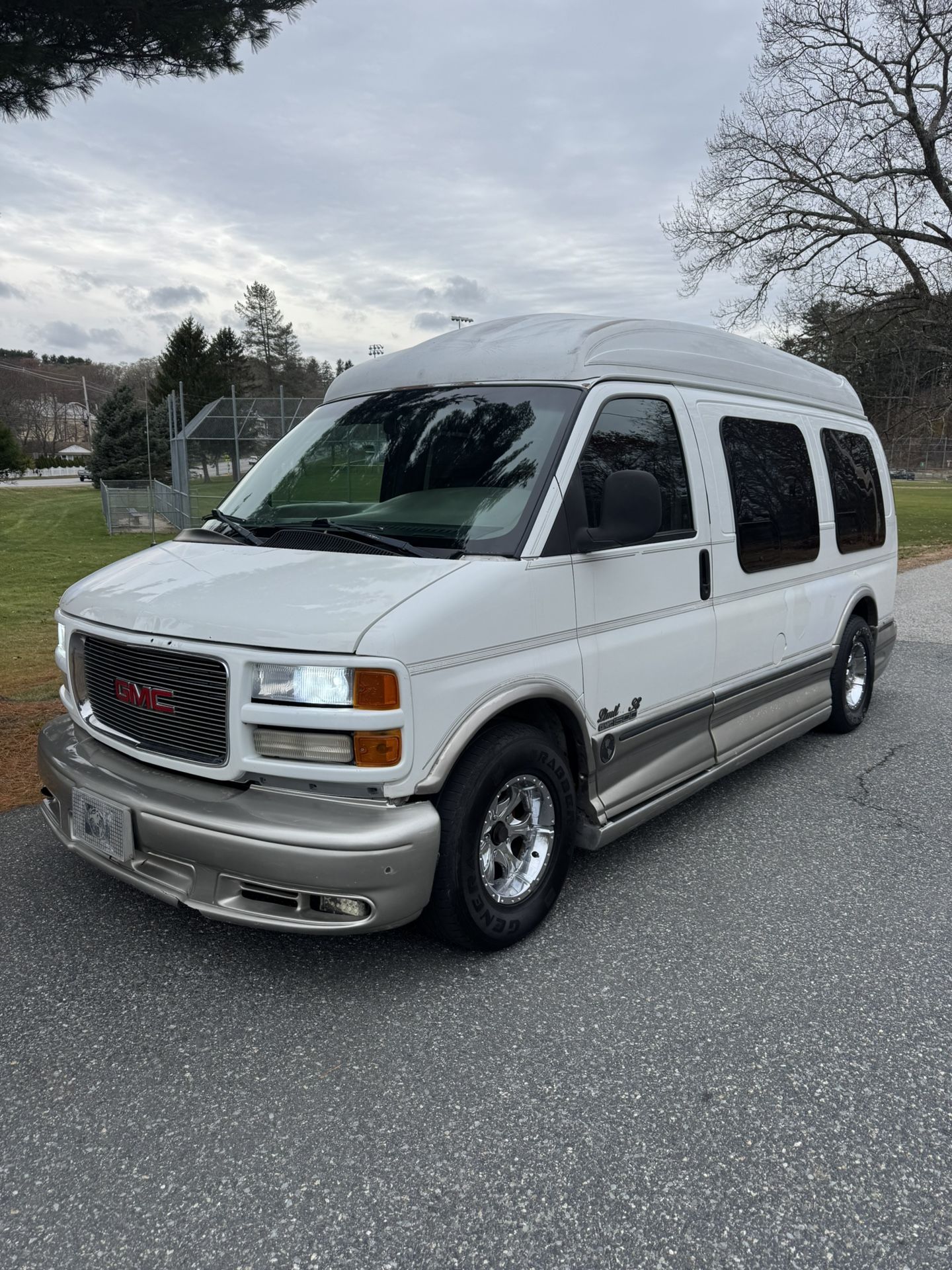 2000 GMC Savana for Sale in Northborough, MA - OfferUp