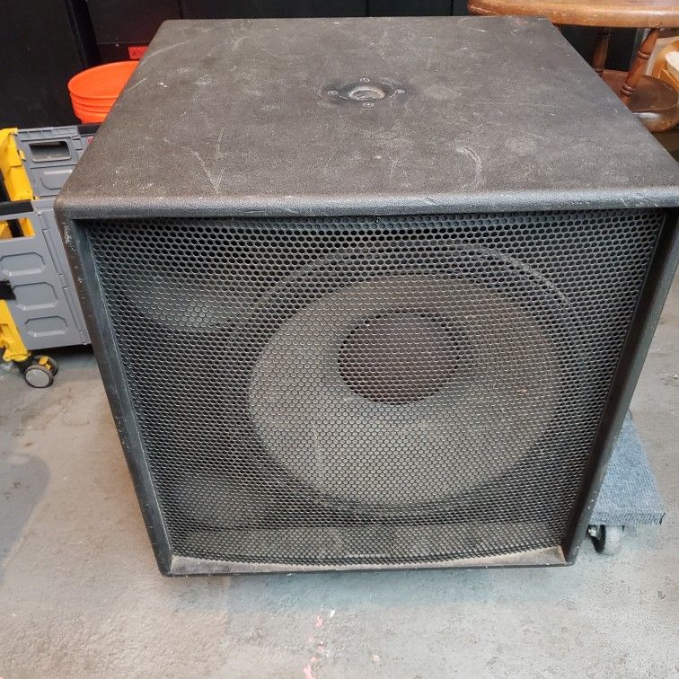 JBL SR4718X passive Subwoofed for Sale in Los Angeles, CA - OfferUp