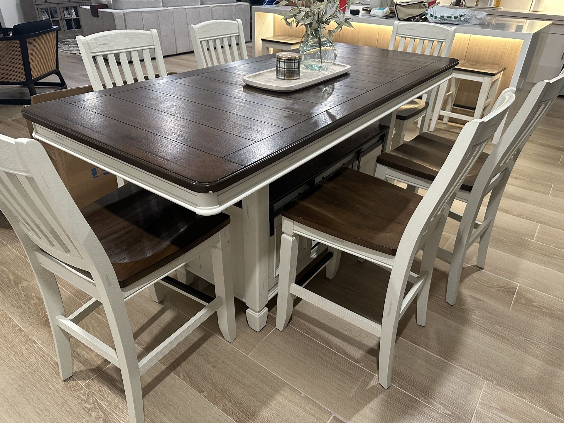 Haverty white and brown dining set for Sale in Pembroke Pines, FL - OfferUp