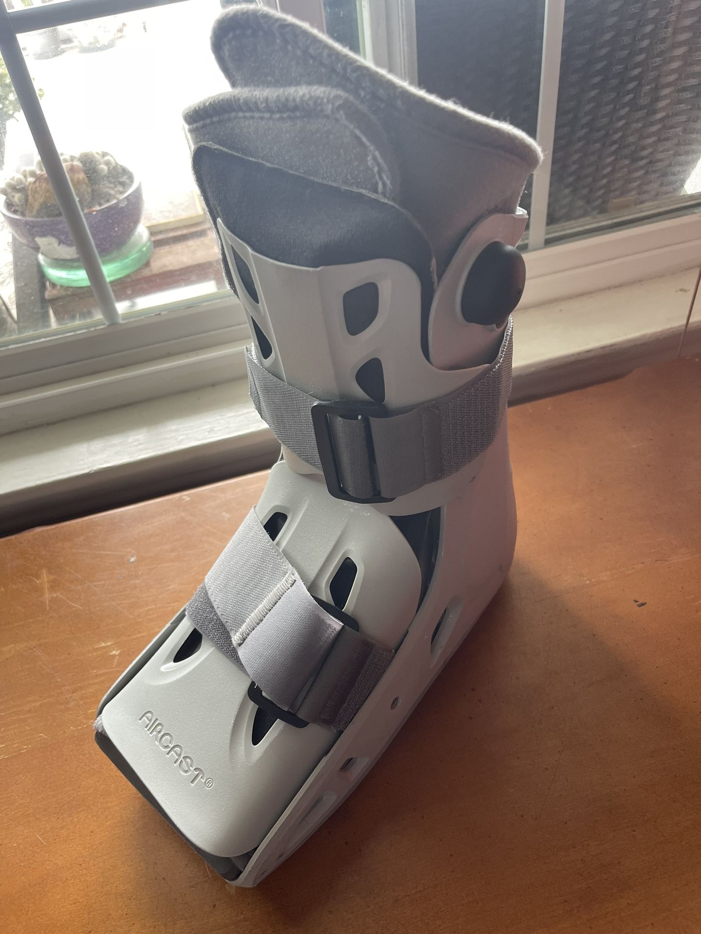 Size Large Air Cast, Foot / Ankle Brace $25 for Sale in Imperial Beach ...