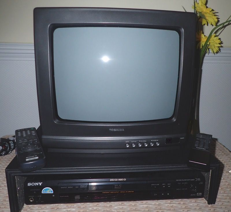 Toshiba CF1311J 13 inch color TV for Sale in Phoenixville, PA - OfferUp