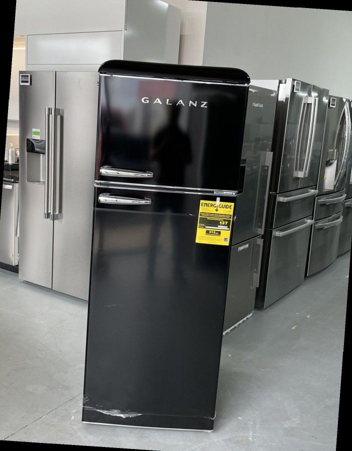 Galanz Retro 12-cu ft Top-Freezer Refrigerator (Vinyl Black) ENERGY STAR UL for Sale in Austin ...