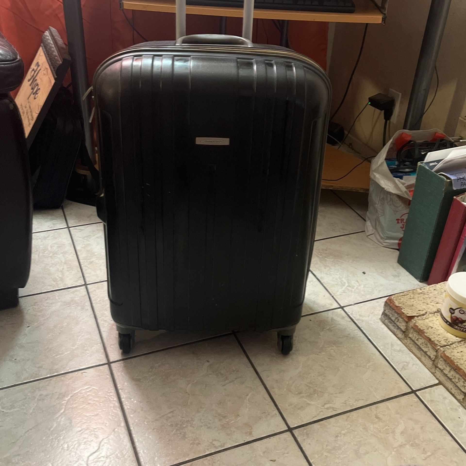 24 Inches Check In Compass Luggage for Sale in Rialto, CA - OfferUp